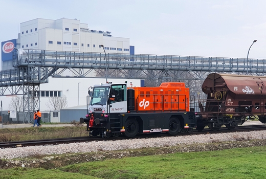 SL160D - Diesel RailCar Mover | Mobile RailCar Movers Diesel | Railroad ...