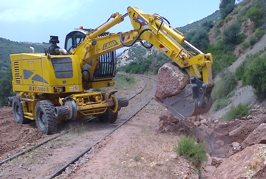 Rail Loader T7000FS eXtraCab | Railroad Loaders | Railroad Equipment ...
