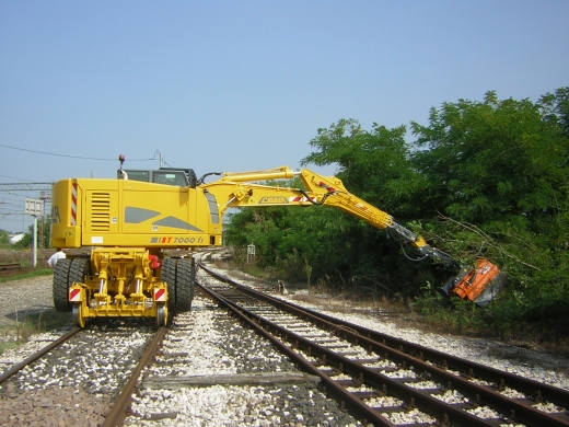 BUSH AND GRASS MOWER | Accessories | Railroad Equipment | Colmar Equipment